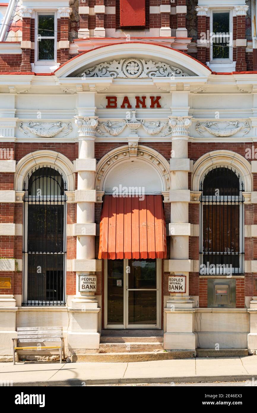 Small Town Bank High Resolution Stock Photography and Images - Alamy