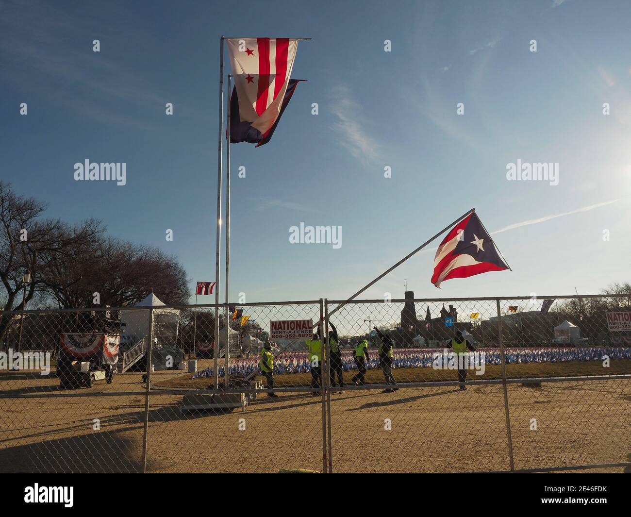Field full usa flags hi-res stock photography and images - Alamy