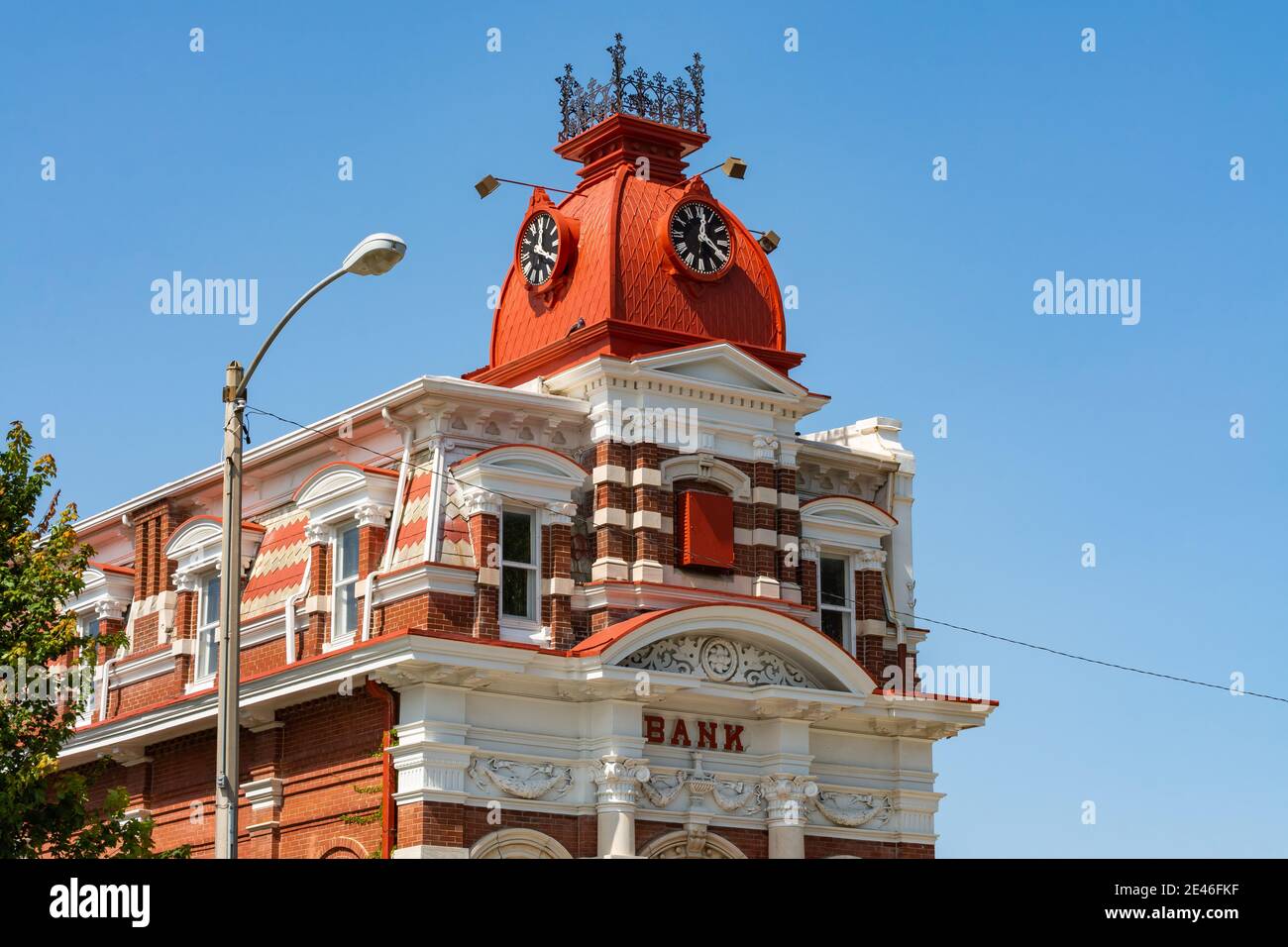 Old peoples bank building hi-res stock photography and images - Alamy