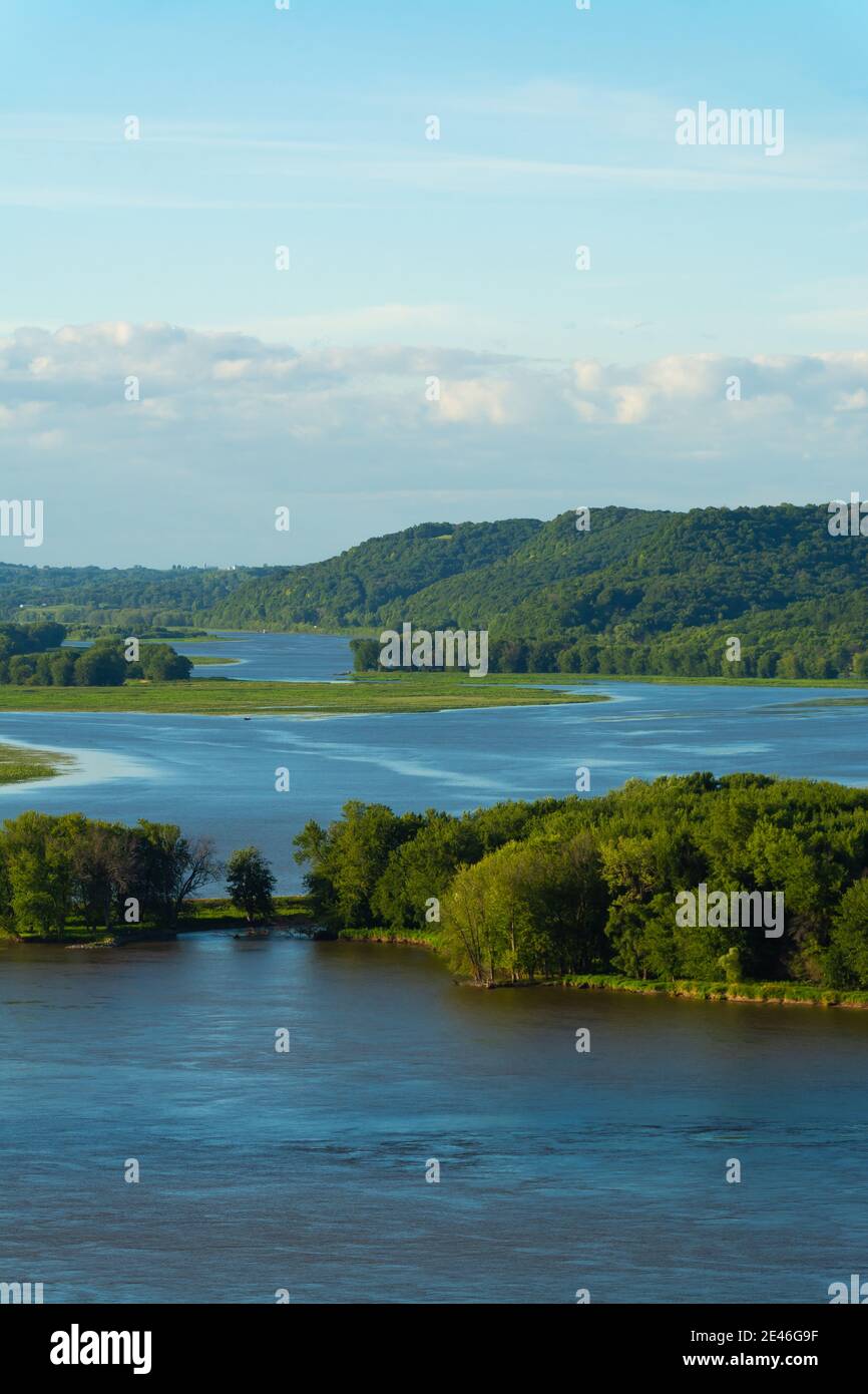 Overlooking the Mississippi River on a beautiful Summer morning ...