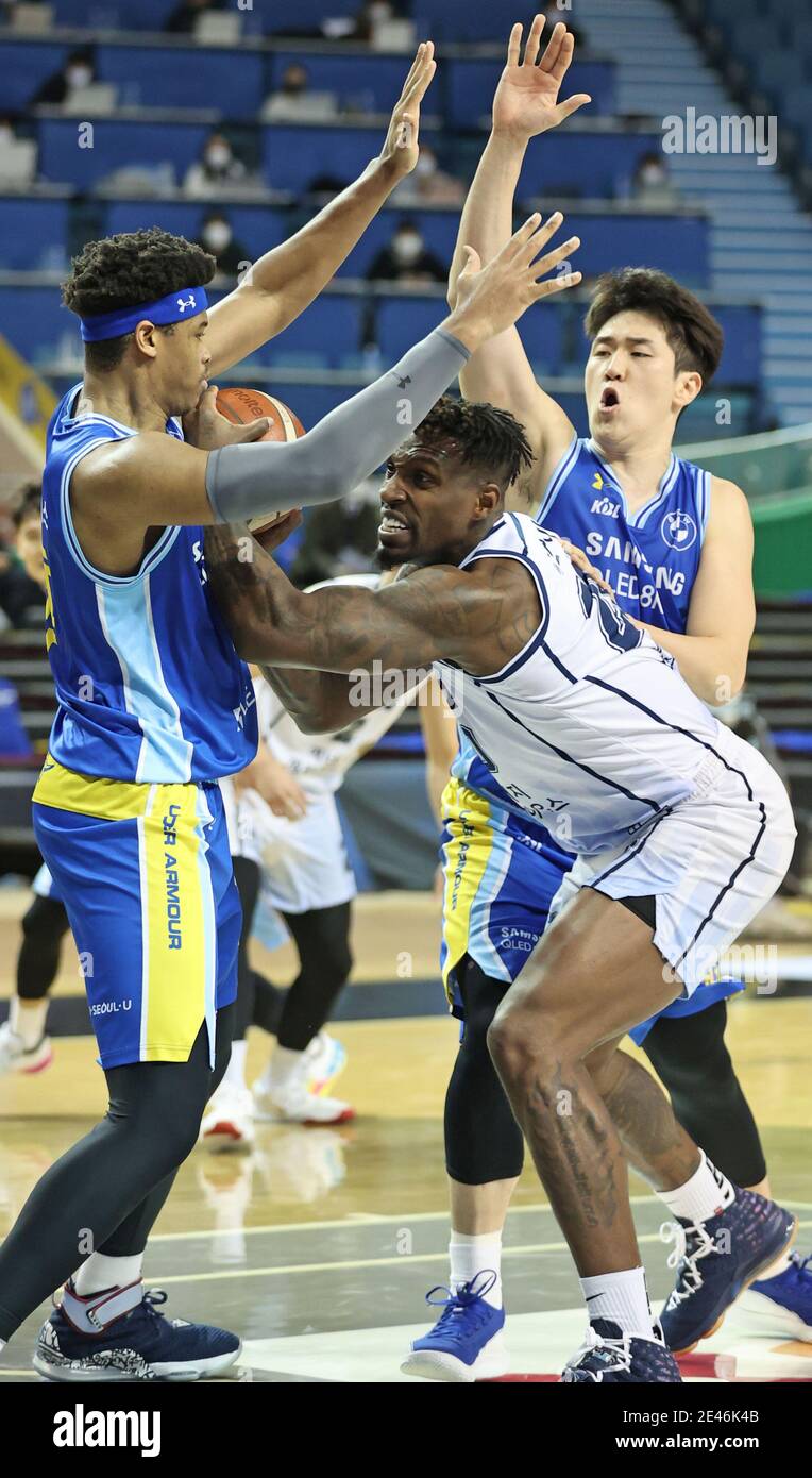 22nd Jan, 2021. Ra Gun-ah in action Jeonju KCC Egis' Ra Gun-ah (R ...