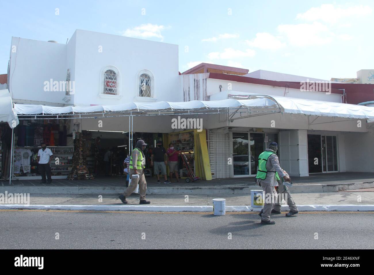 Cancun, Mexico. 21st Jan, 2021. (INT) Movement at a Flea Market in ...