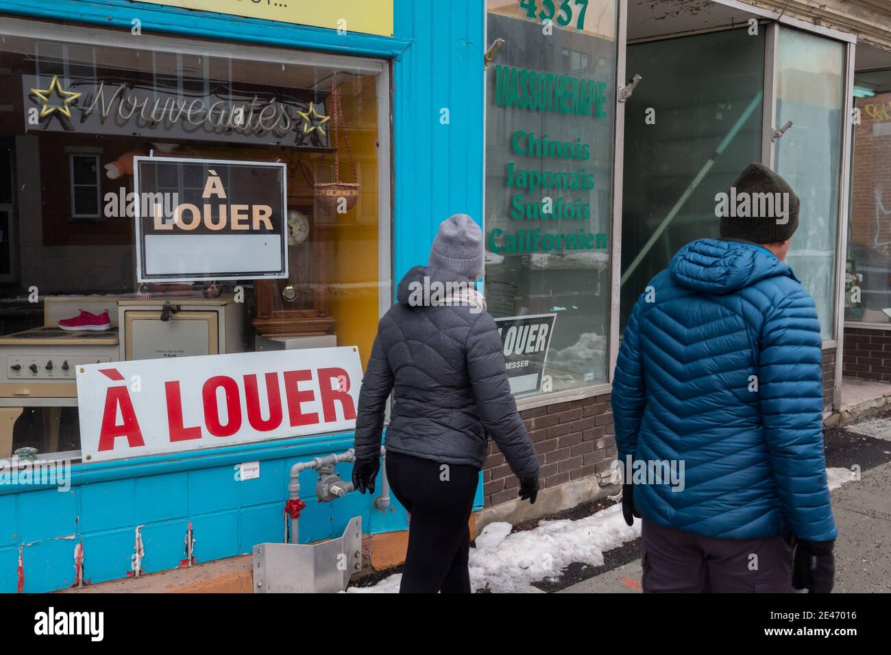 Montreal, CA - 14 January 2021: A Louer (For Rent in French) signs ...