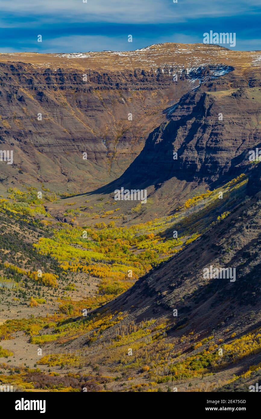 Looking into glacially carved Big Indian Gorge on Steens Mountain ...