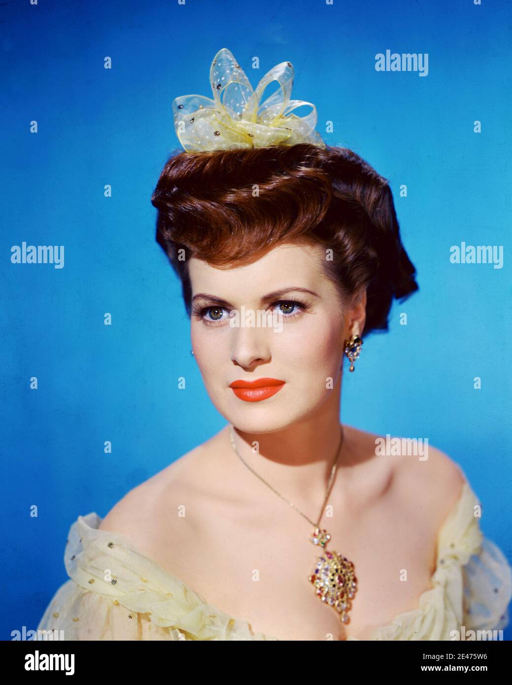 Maureen O'Hara, posing for a character portrait, circa 1950 / File ...