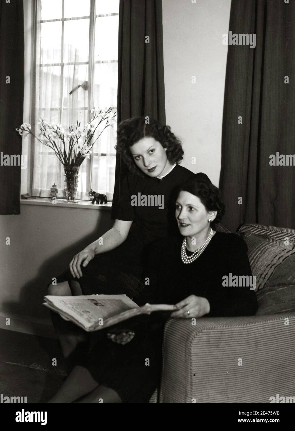 Maureen O'Hara, with her mother, Marguerite FitzSimons circa 1939 ...
