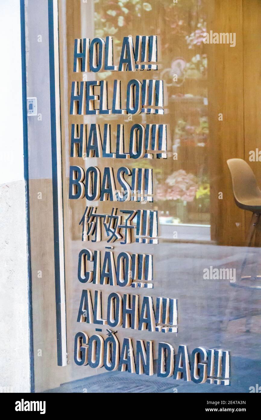 Hello In Spanish High Resolution Stock Photography and Images - Alamy