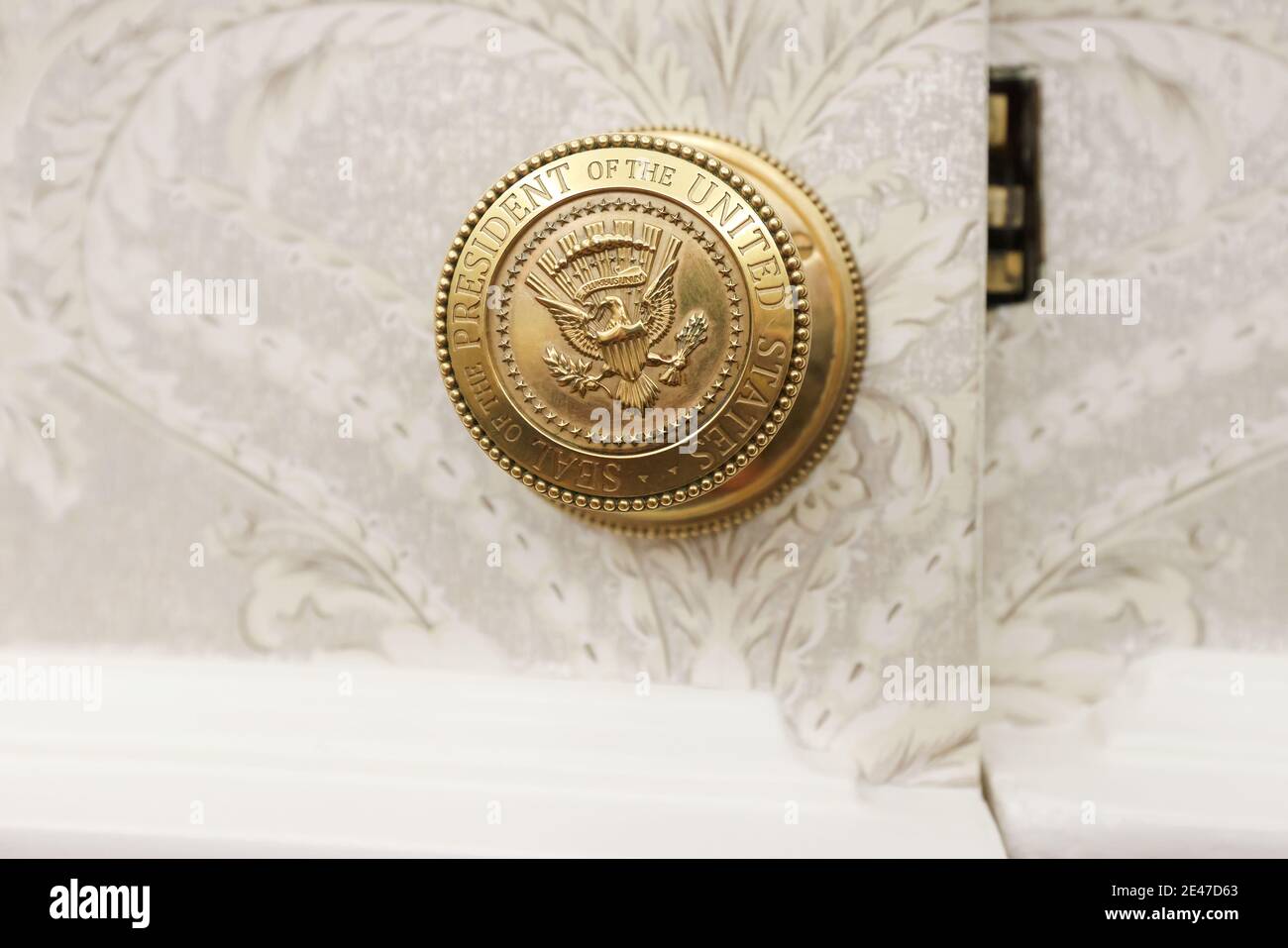 Oval office seal 2021 hi-res stock photography and images - Alamy