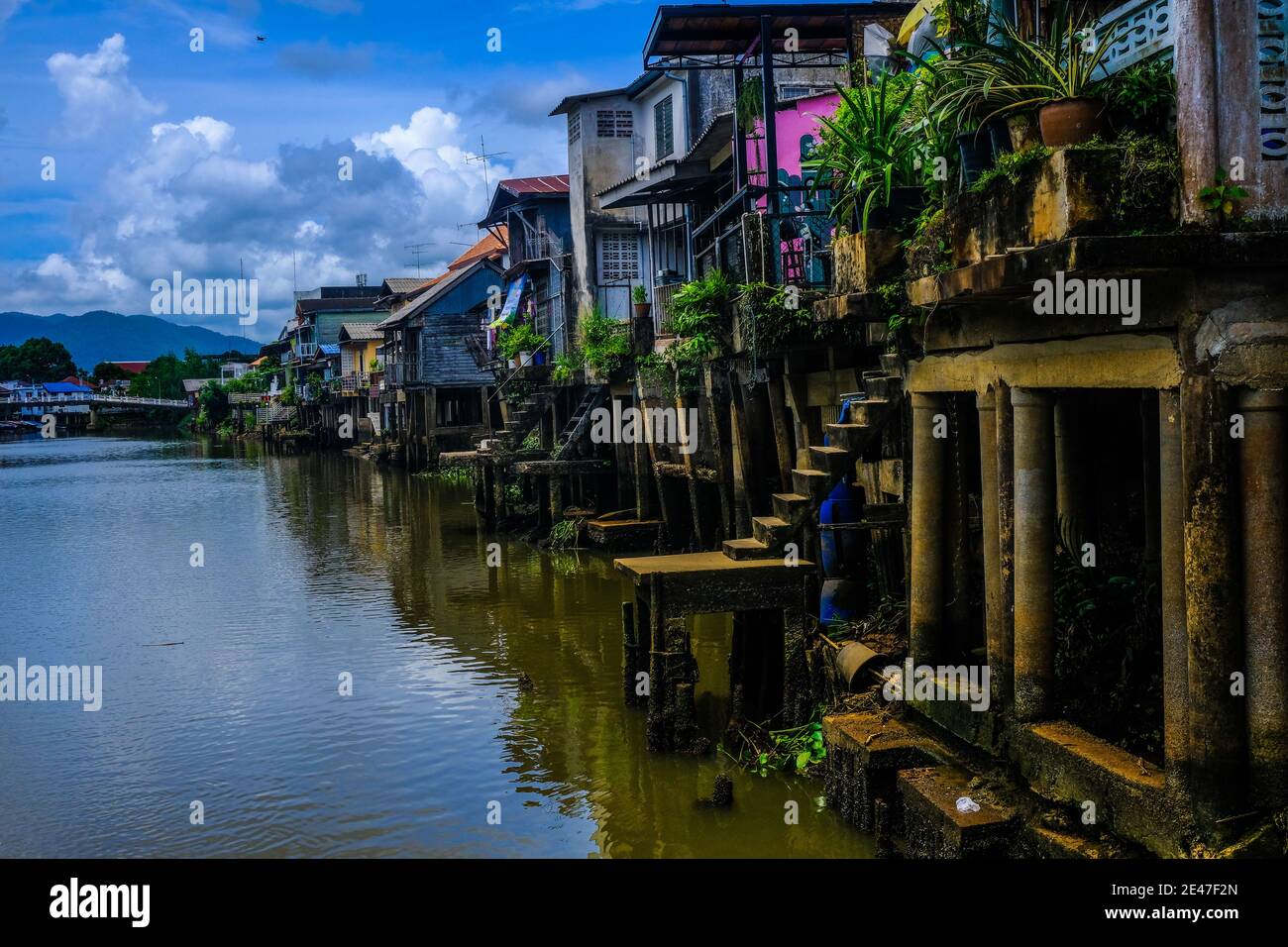 Thailand riverfront hi-res stock photography and images - Alamy