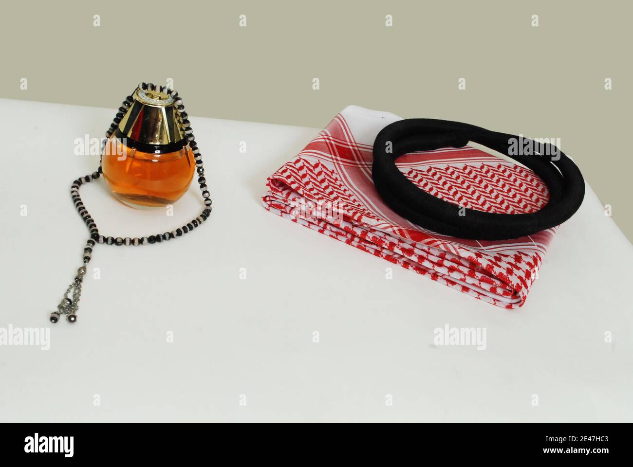 Arabic cultural men clothing accessories isolated Stock Photo - Alamy