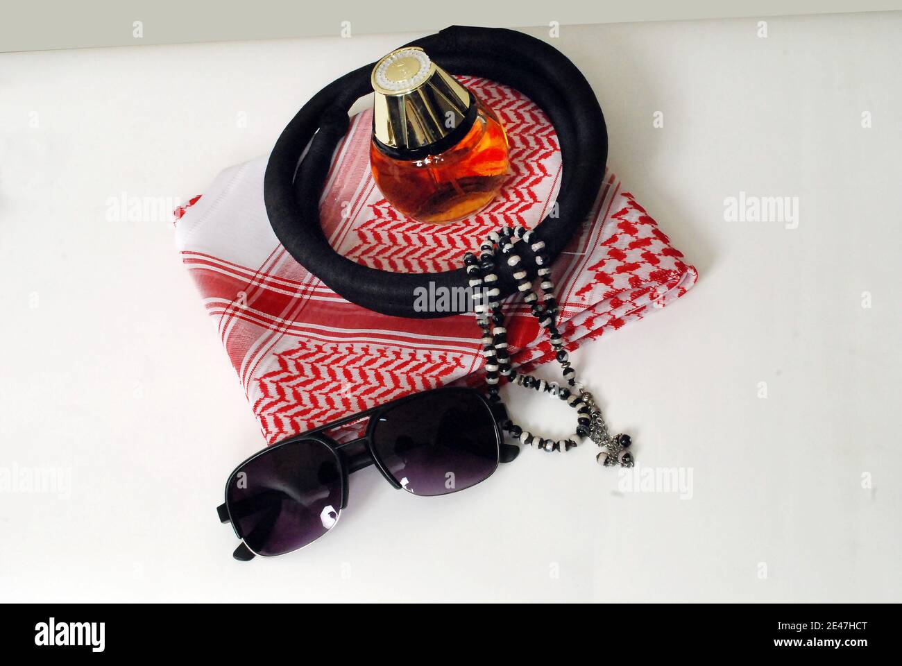 Arabic traditional men clothing accessories isolated Stock Photo - Alamy