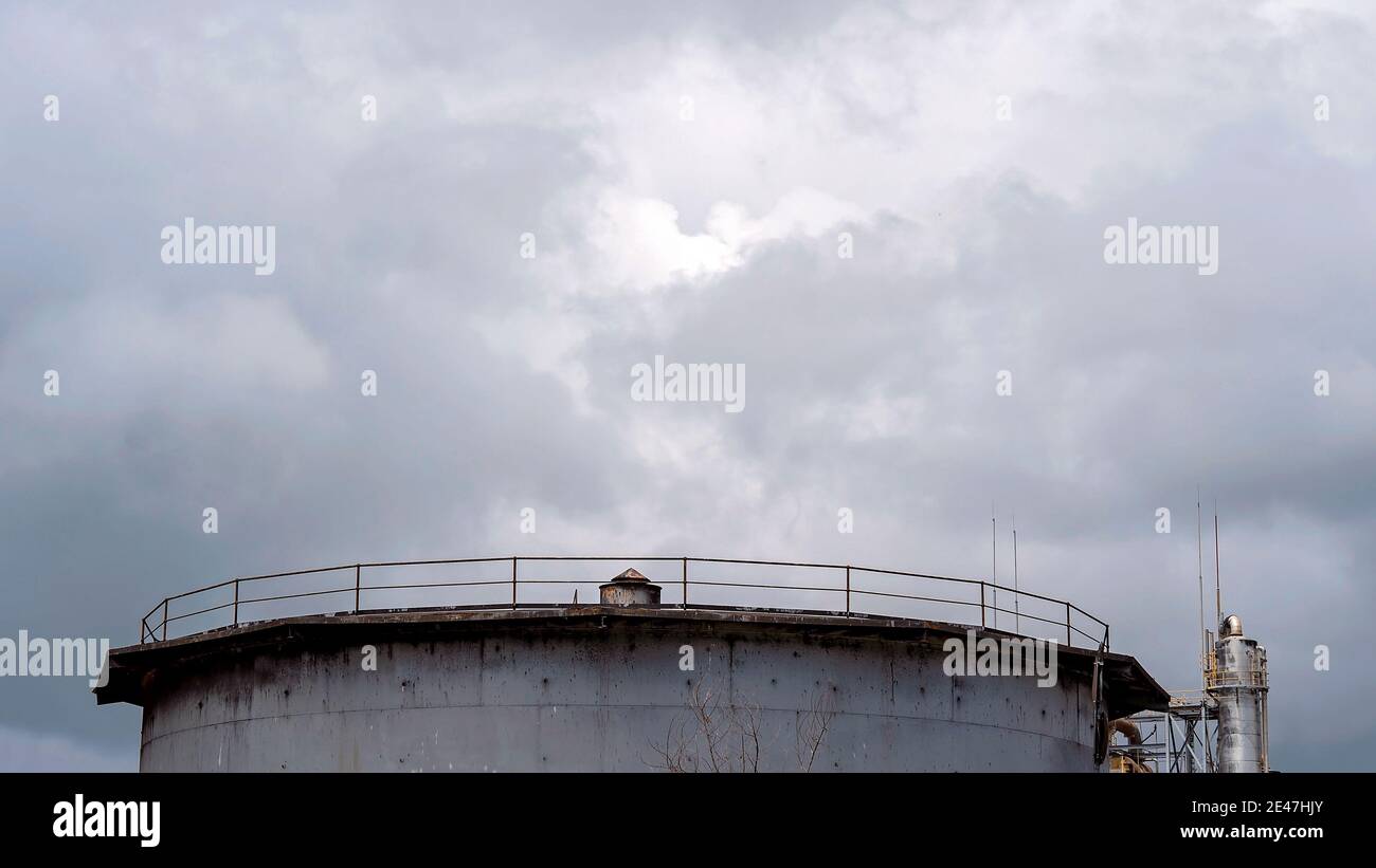 Sugar storage tank hi-res stock photography and images - Alamy