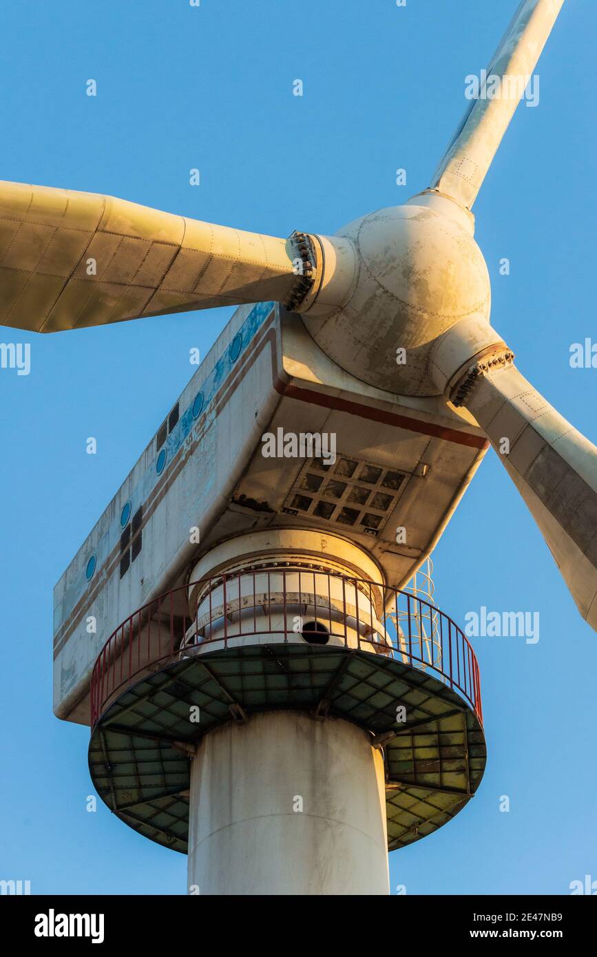 Old abandoned wind turbines in the desert landscape Stock Photo - Alamy