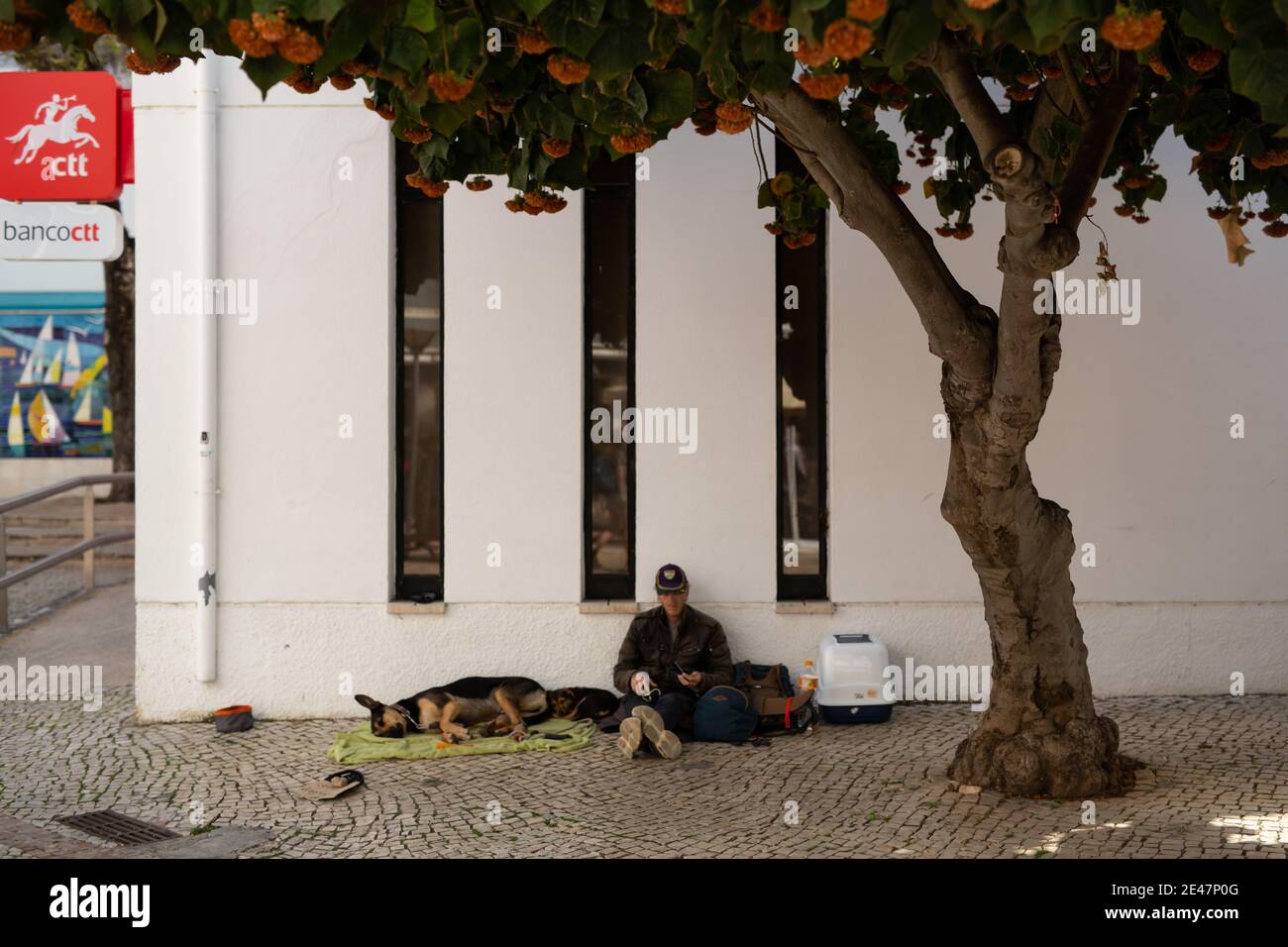 Homeless in lagos hi-res stock photography and images - Alamy