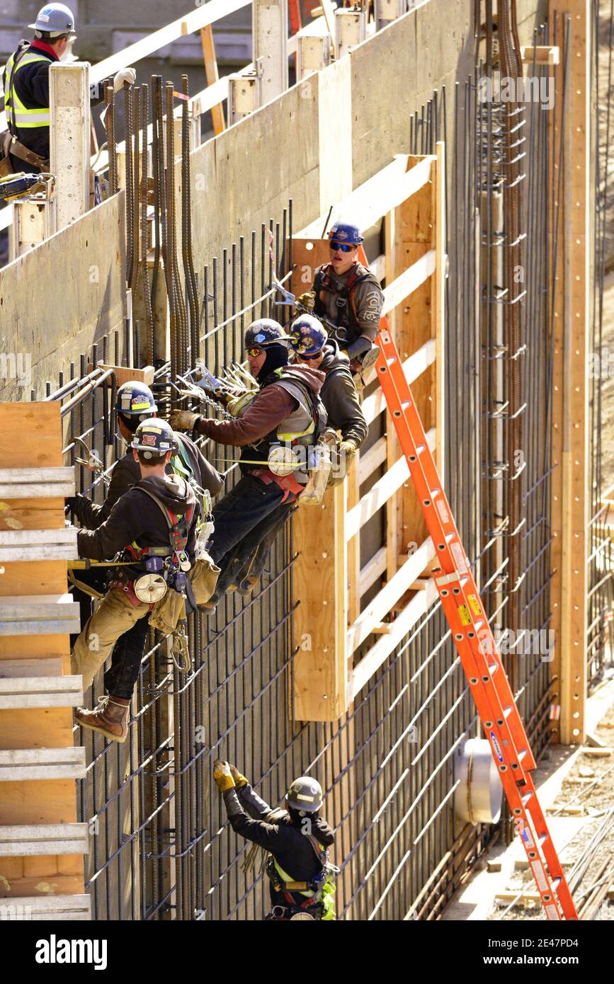 Tie rebar hi-res stock photography and images - Alamy
