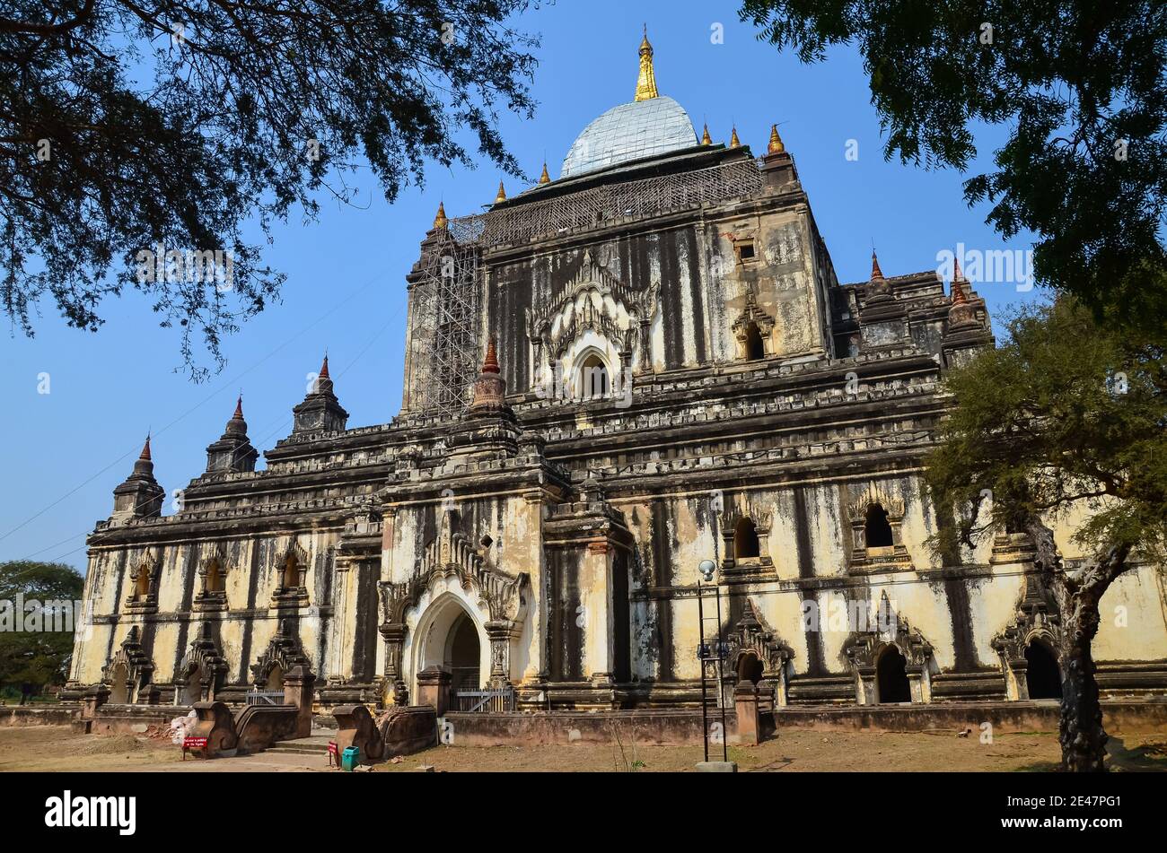Thatbyinnyu phaya temple hi-res stock photography and images - Alamy