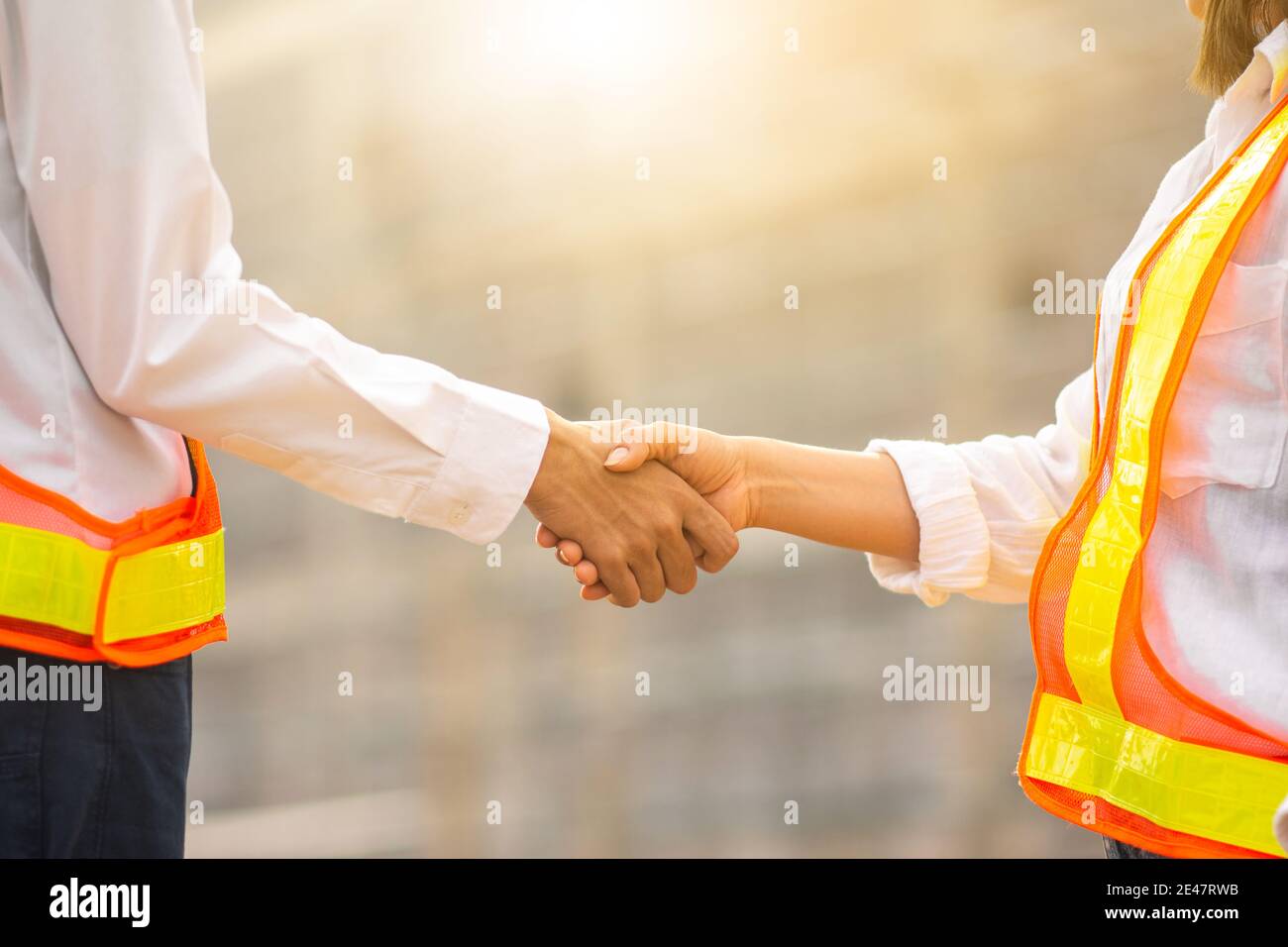 Shake hand hand shake hi-res stock photography and images - Alamy