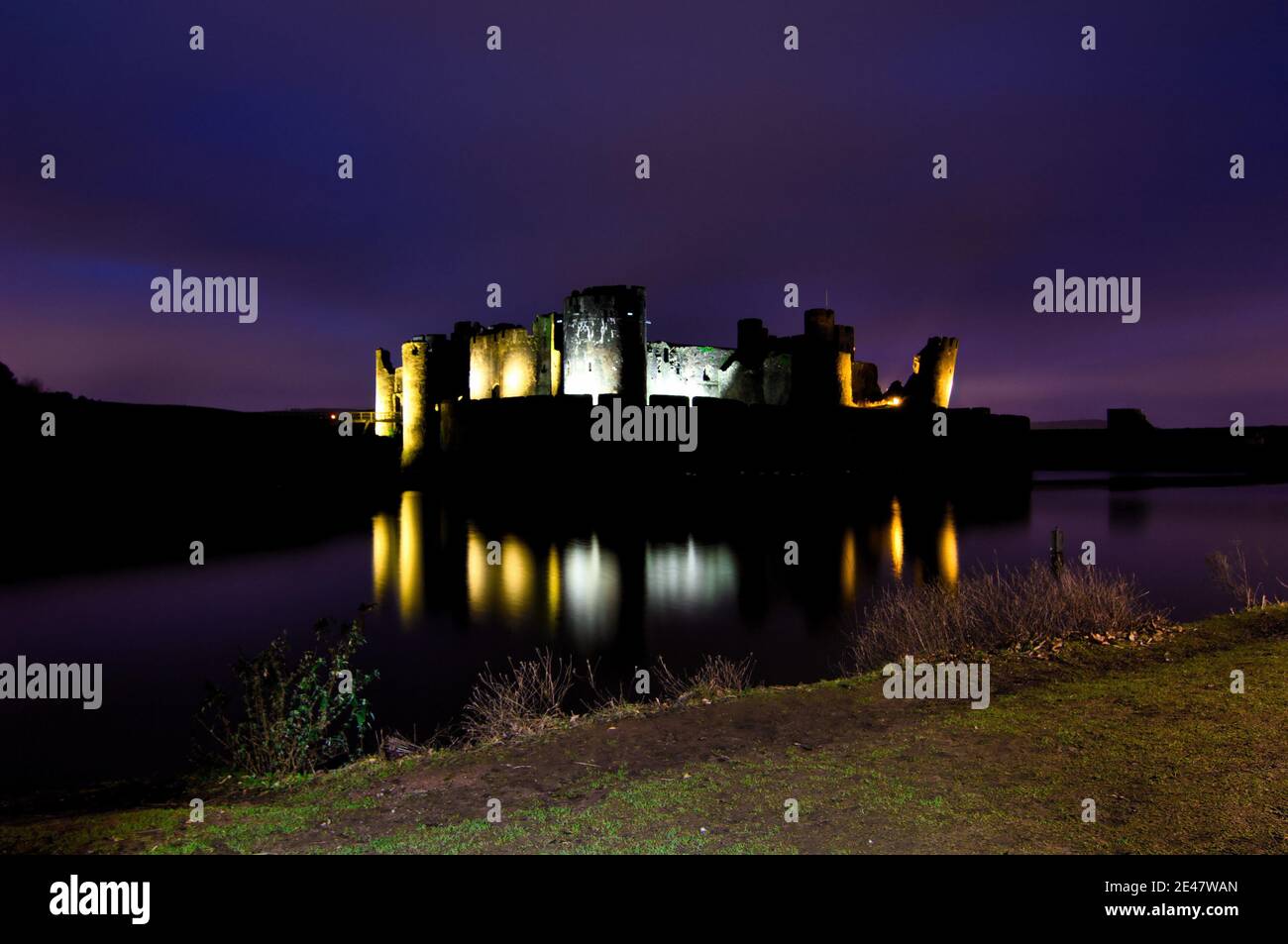 Medieval castle night wales hi-res stock photography and images - Alamy