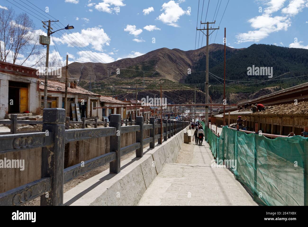 Xiahe, Gansu, the home of famous Labrang monastery Stock Photo - Alamy