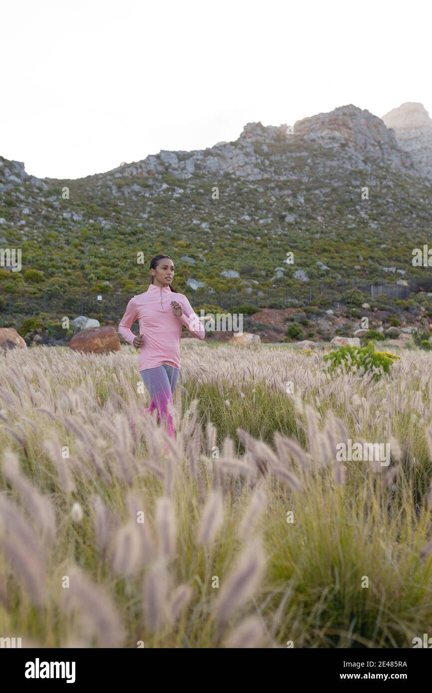 Tall woman muscular hi-res stock photography and images - Alamy