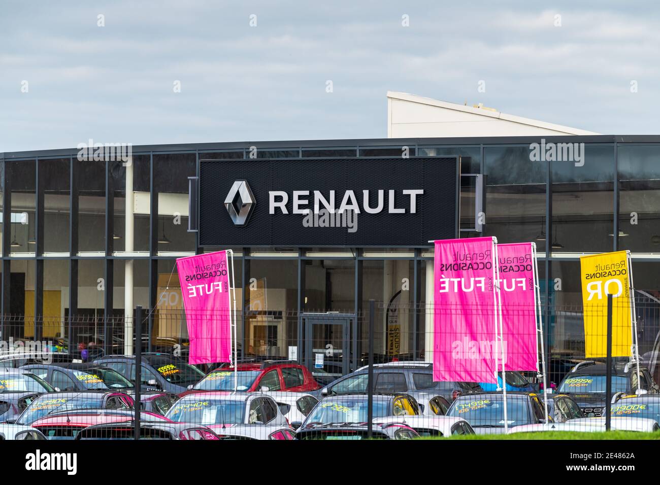 January 15 2021, Paris, France : Renault dealership sign. text and logo ...