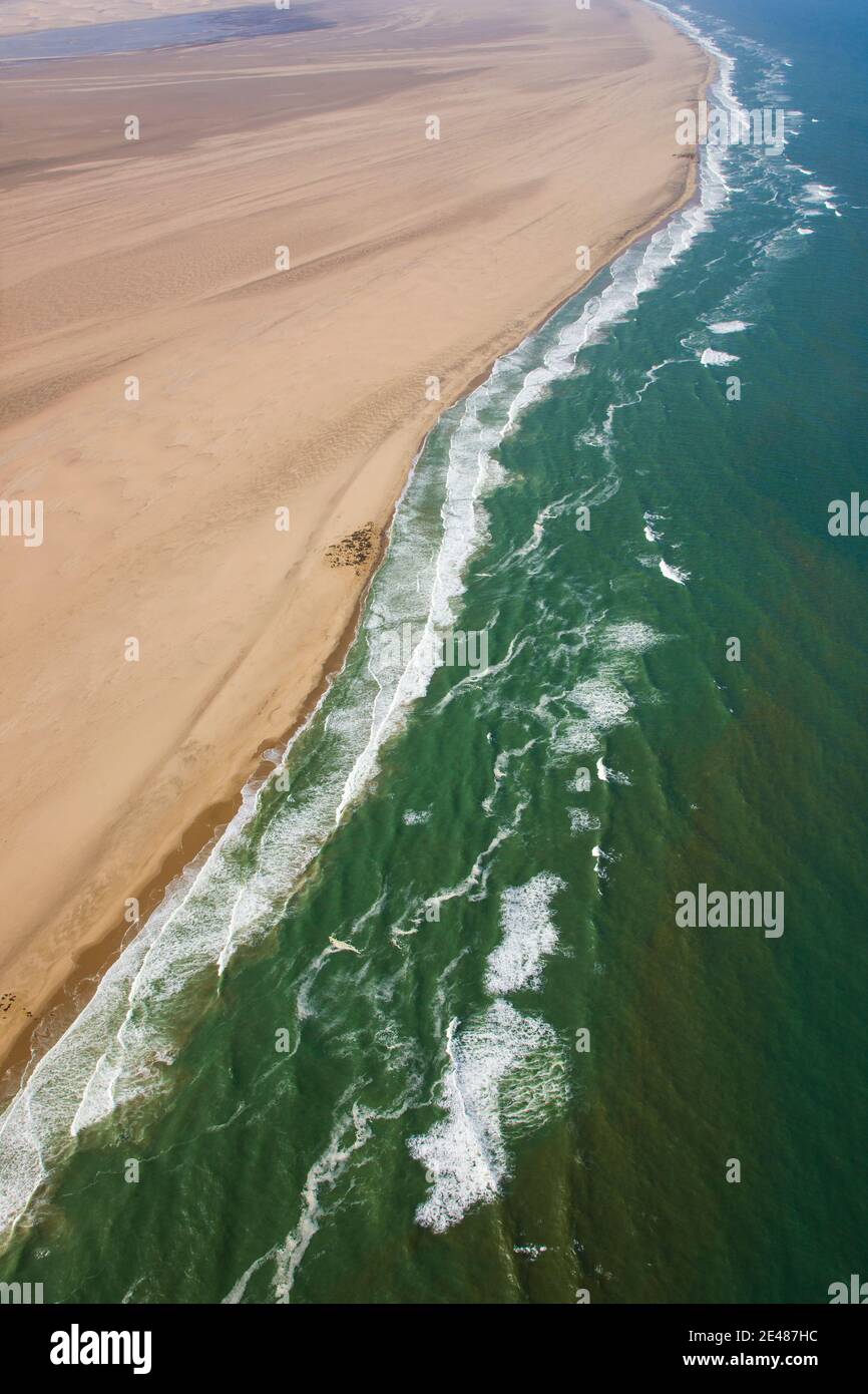 Dunas Oceano Atlantico Swakopmund Desierto Namib Namibia Africa Stock ...