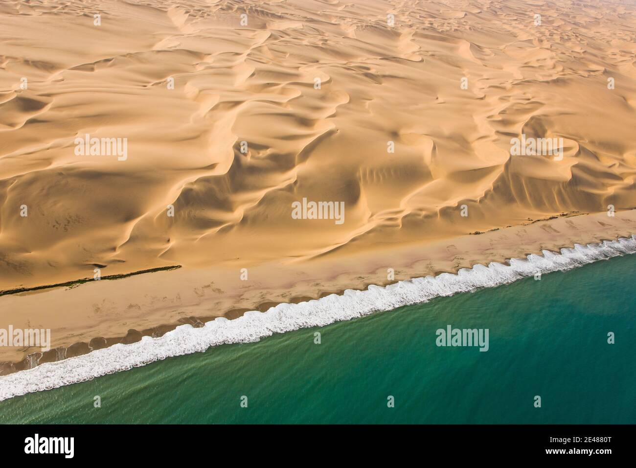 Dunas Oceano Atlantico Swakopmund Desierto Namib Namibia Africa Stock ...