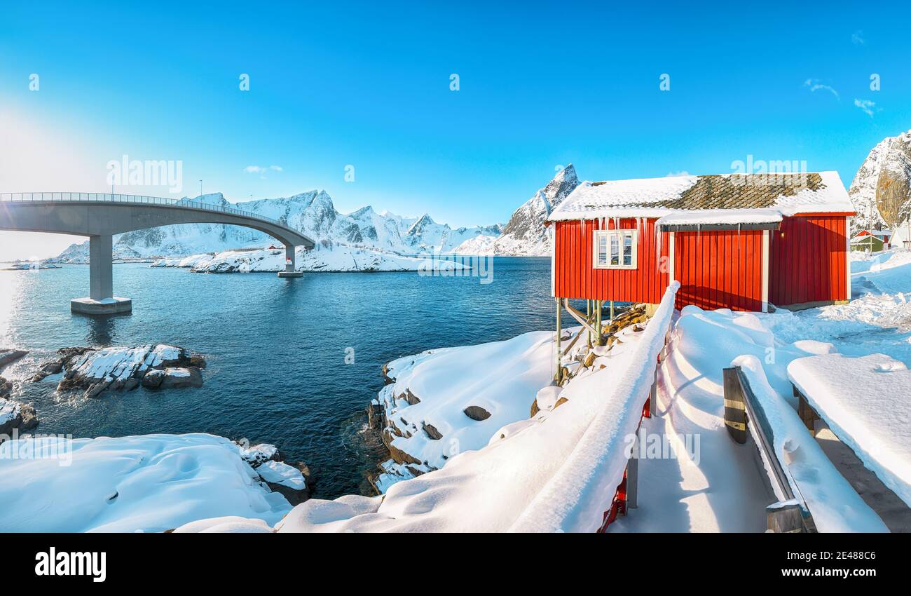 Charming winter view on Hamnoy village and bridge to Olenilsoya island ...
