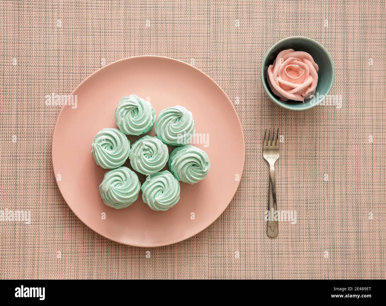 Russian dessert zefir zephyr hi-res stock photography and images - Alamy