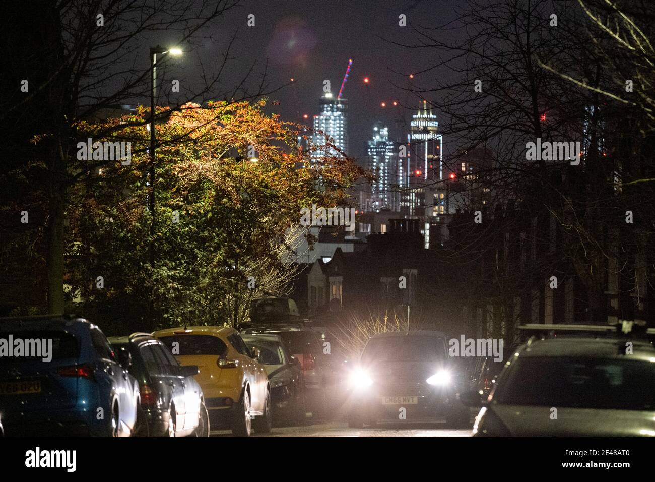 Car headlights night distant hi-res stock photography and images - Alamy