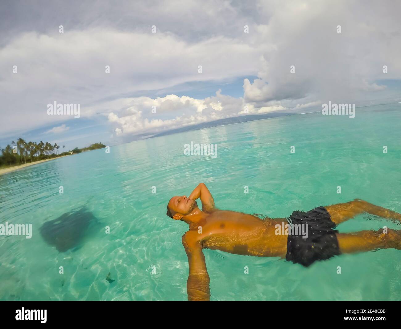 Polynesian male hi-res stock photography and images - Alamy