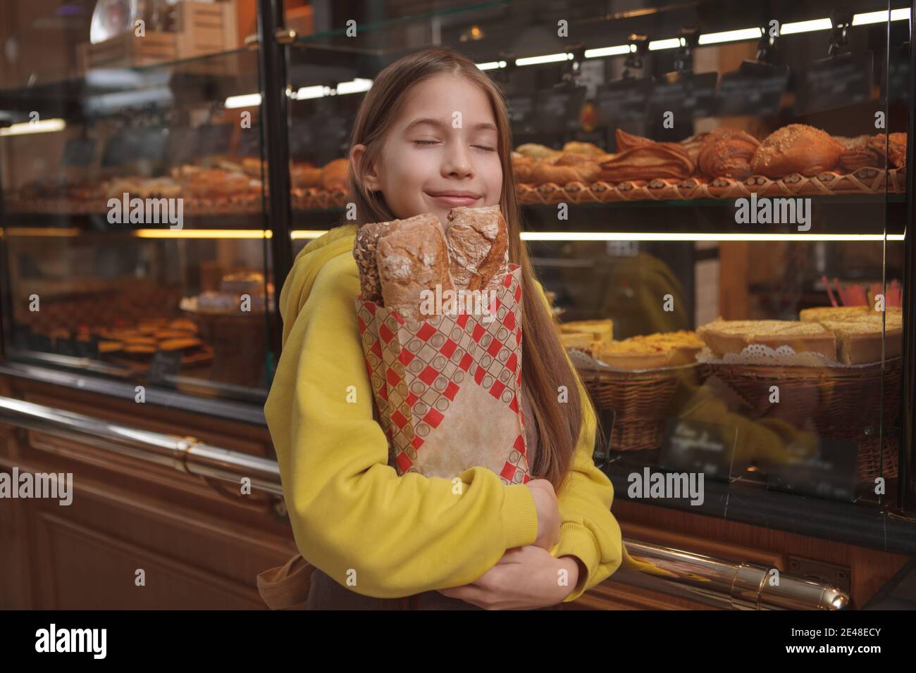 Smelling bread children hi-res stock photography and images - Alamy