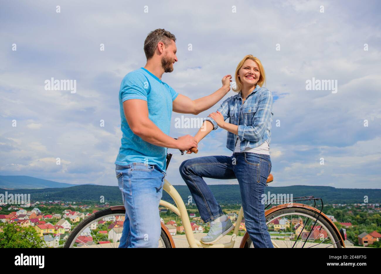 Guy picking up girl hi-res stock photography and images - Alamy