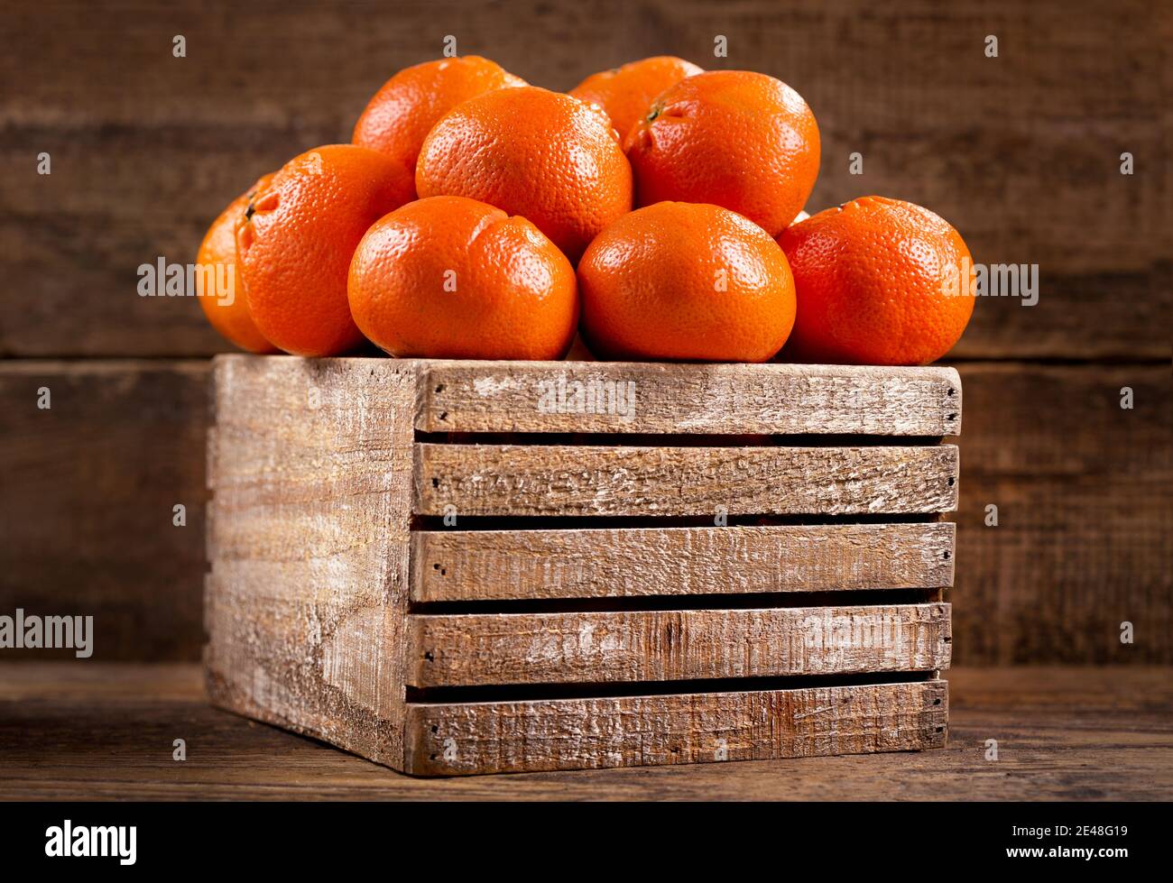 Box mandarin oranges hi-res stock photography and images - Alamy
