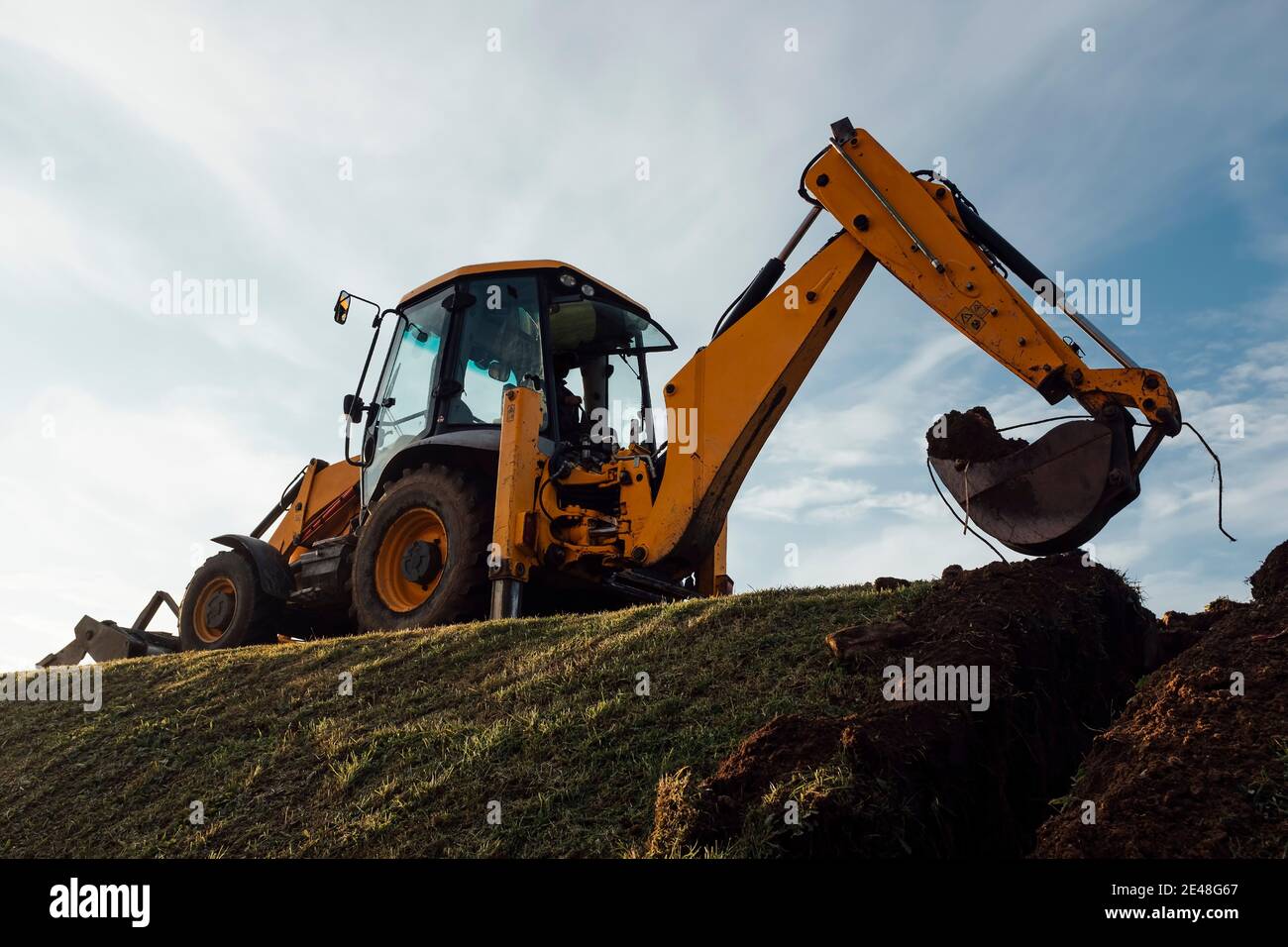 Earthwork bank hi-res stock photography and images - Alamy