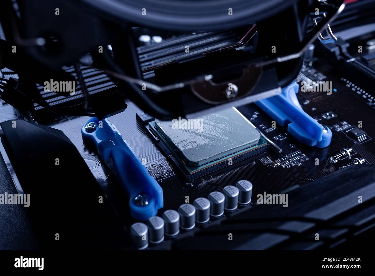 Assembly and maintenance of the computer, connecting the fan to the ...