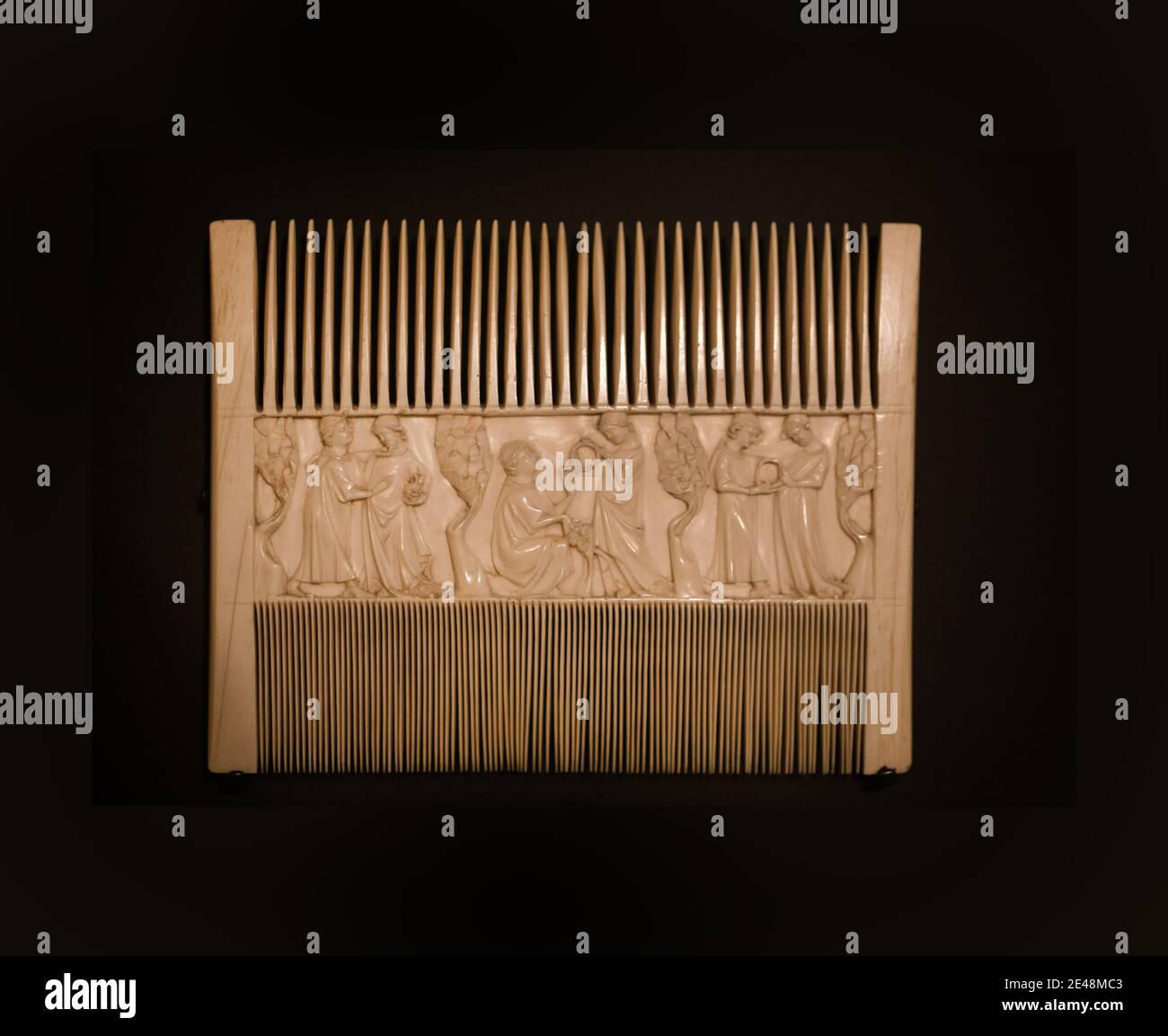 Hair comb renaissance hi-res stock photography and images - Alamy