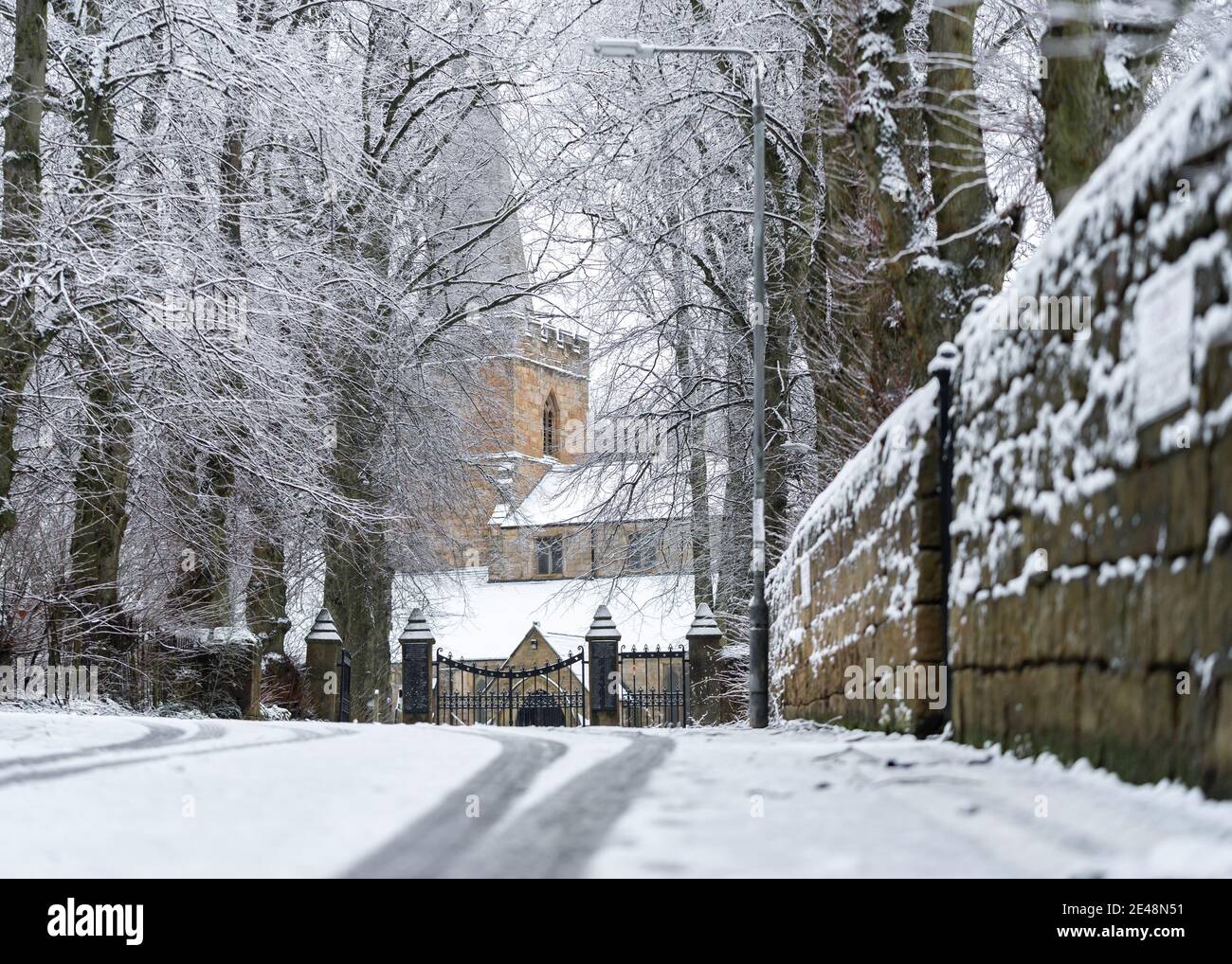 Settled snow hi-res stock photography and images - Alamy