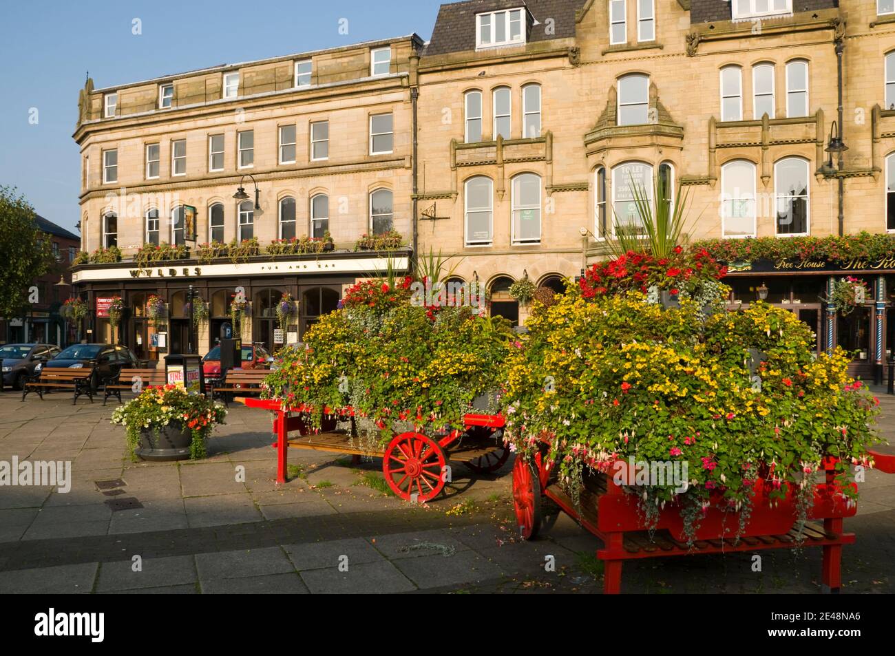 Pub market place hi-res stock photography and images - Alamy
