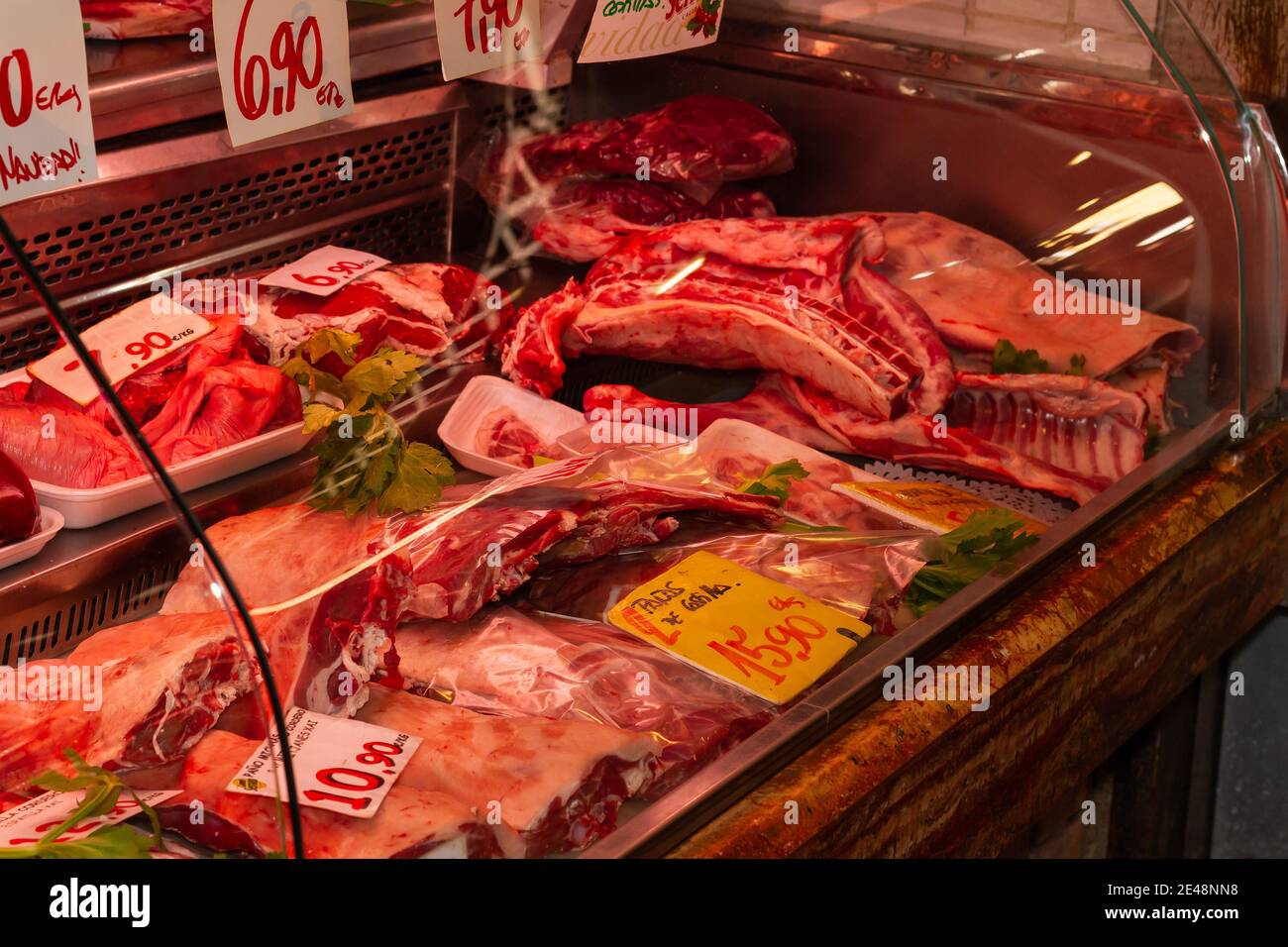 Meat in a shop fridge hi-res stock photography and images - Alamy