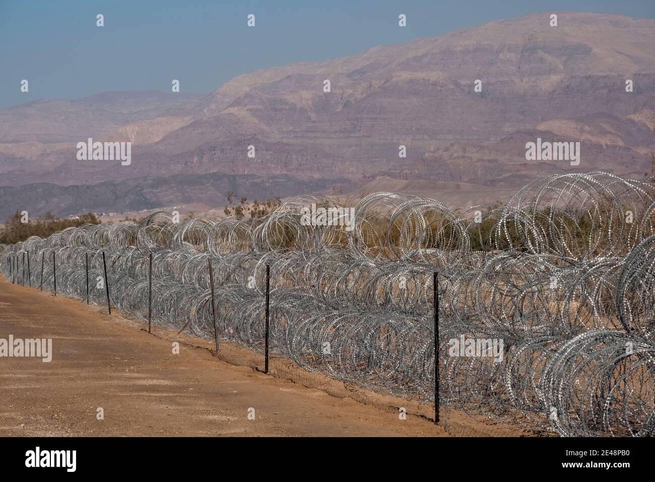 Israeli border with jordan hi-res stock photography and images - Alamy