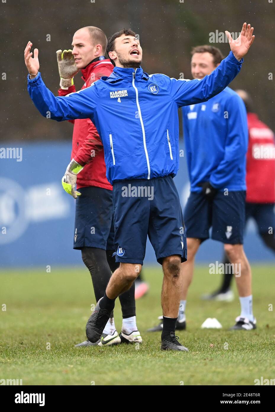 Footballer reaction hi-res stock photography and images - Alamy