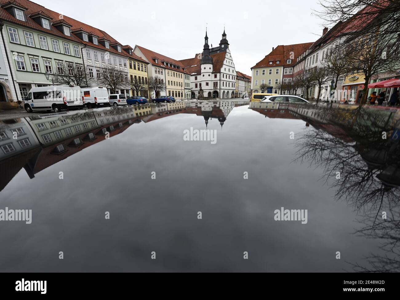 Hildburghausen, Germany. 22nd Jan, 2021. The town hall and the deserted ...