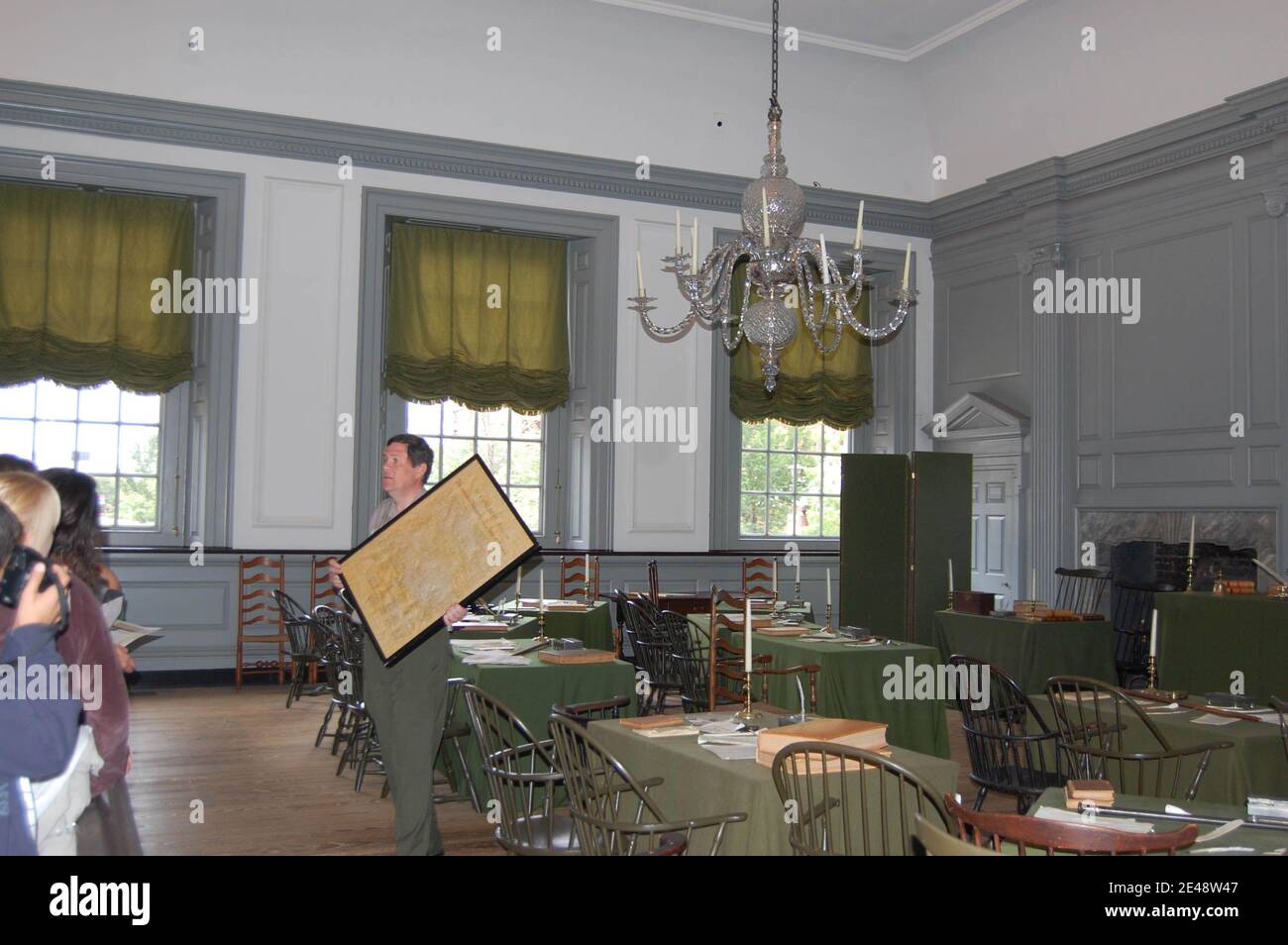 Philadelphia USA signing the declaration of independence telling the ...