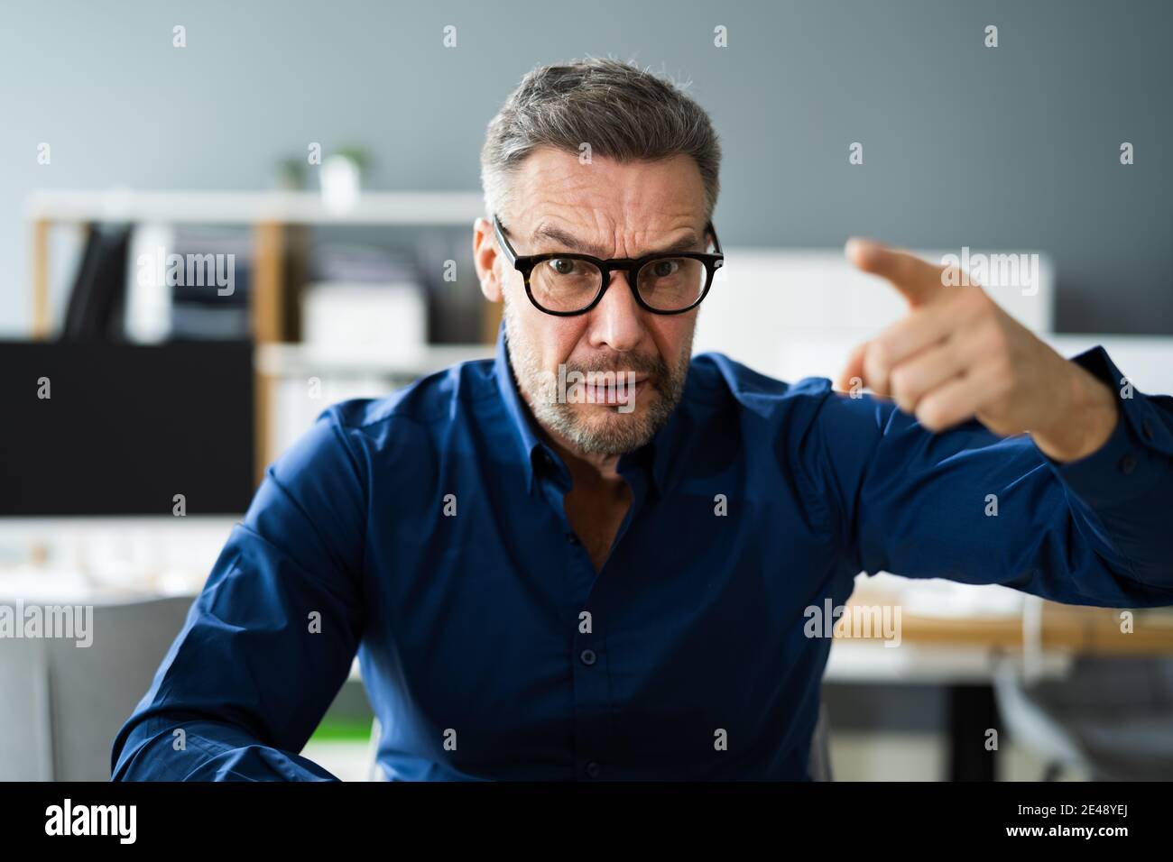Angry looking hi-res stock photography and images - Alamy