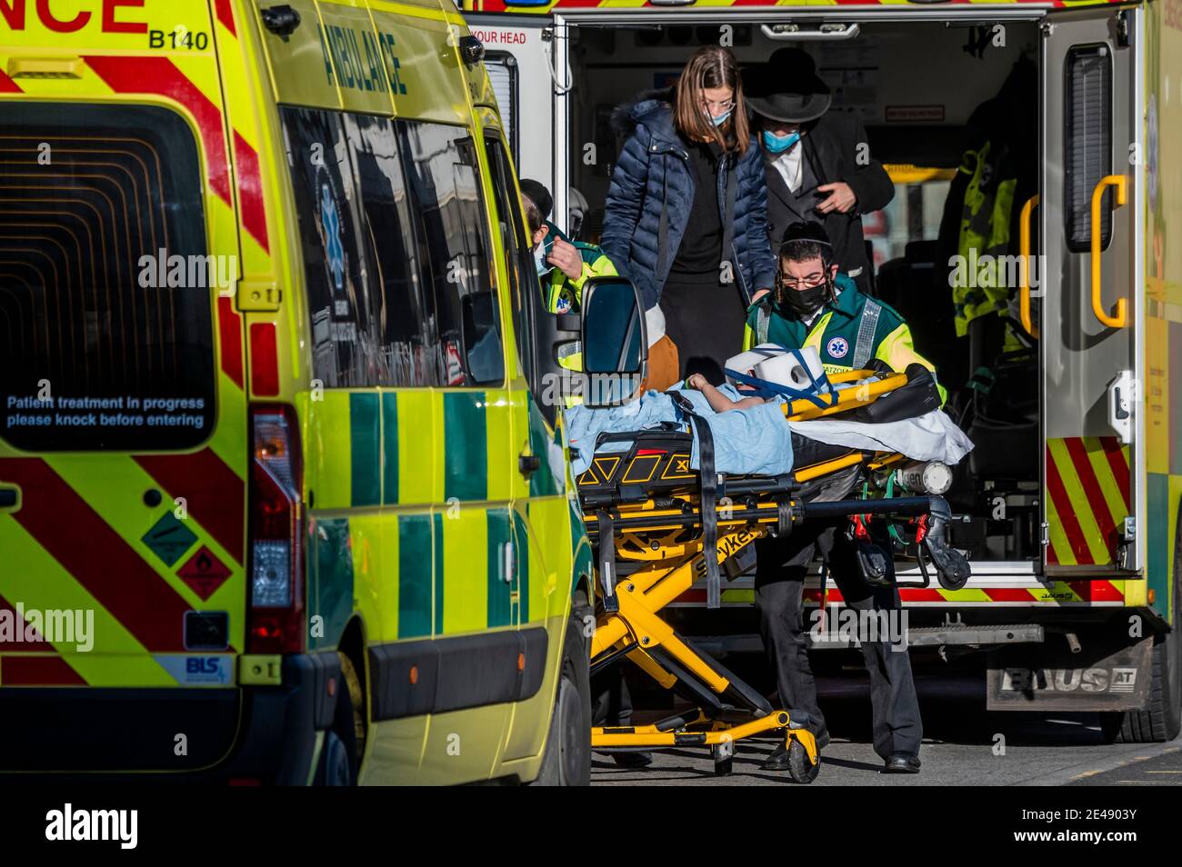 Hatzola ambulance hi-res stock photography and images - Alamy