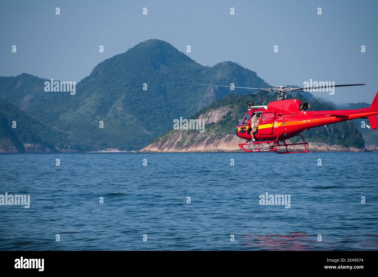 Helicopter over beach and ocean hi-res stock photography and images - Alamy