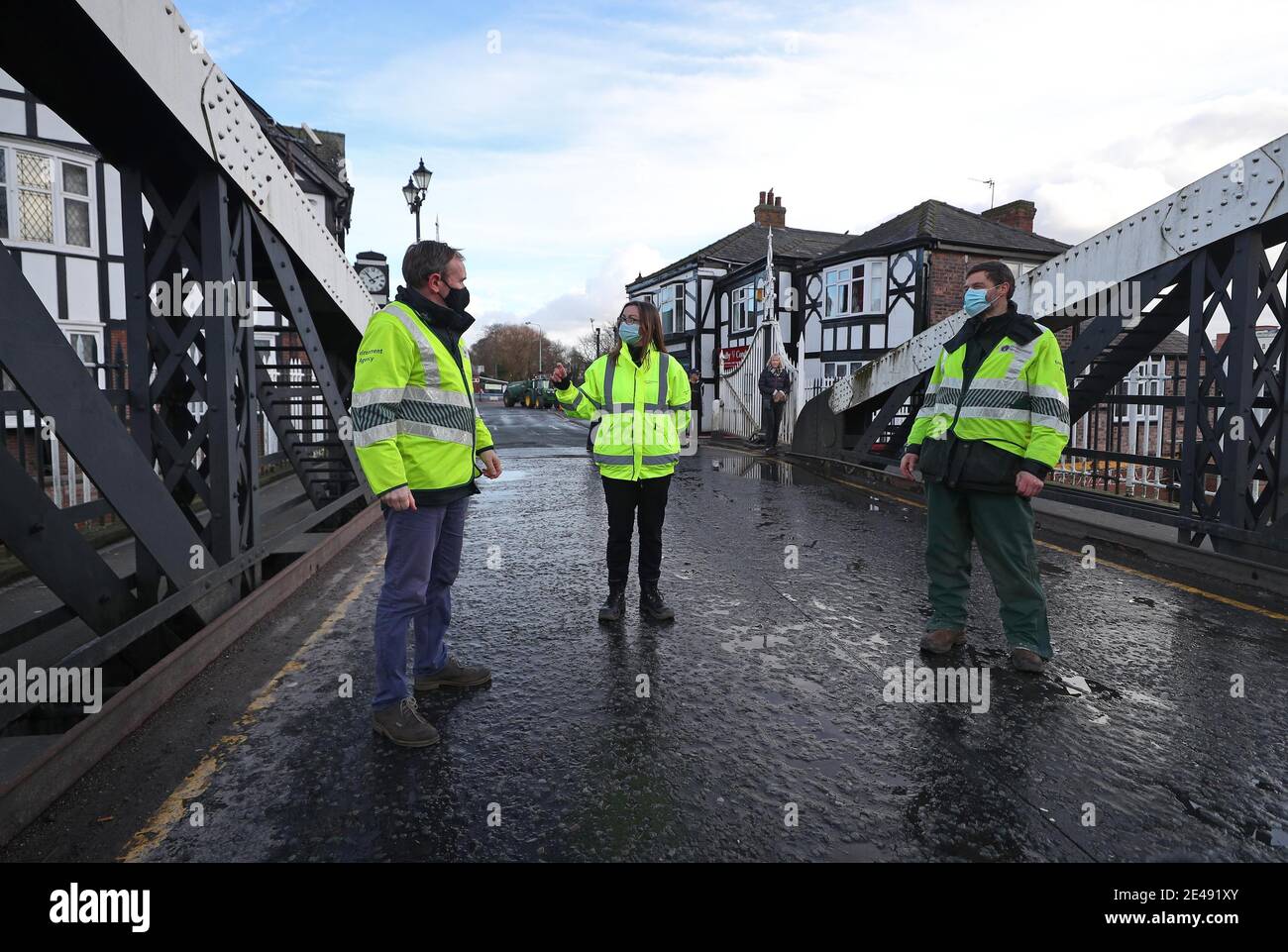 Environment secretary george eustice speaking hi-res stock photography ...