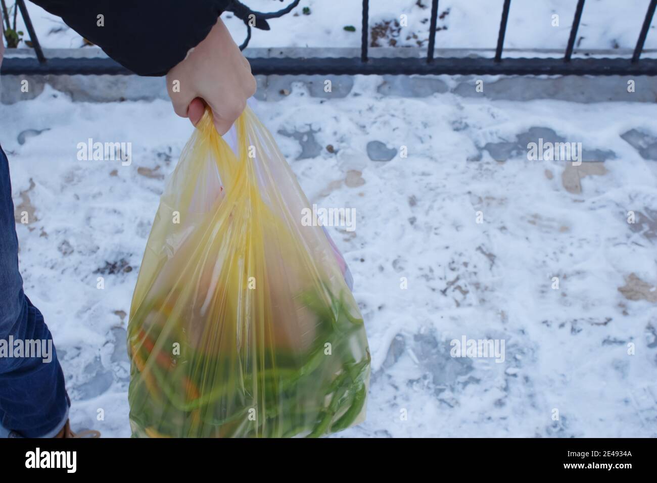 Grocery store plastic bag hi-res stock photography and images - Alamy