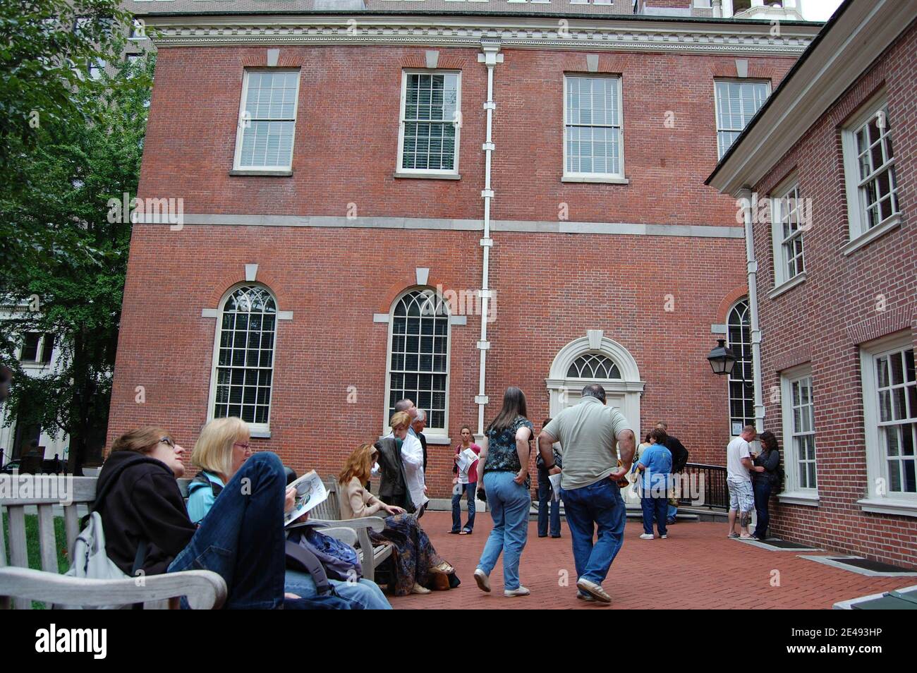 Congress Hall and Independence hall Philadelphia USA sitting people ...